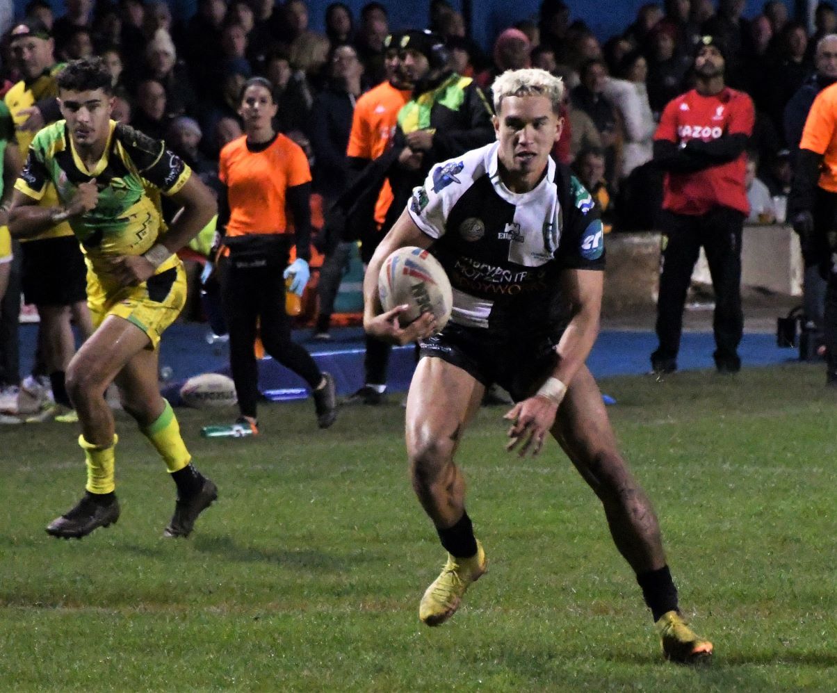 Cumbria’s export Tee Ritson scores first Super League try ...