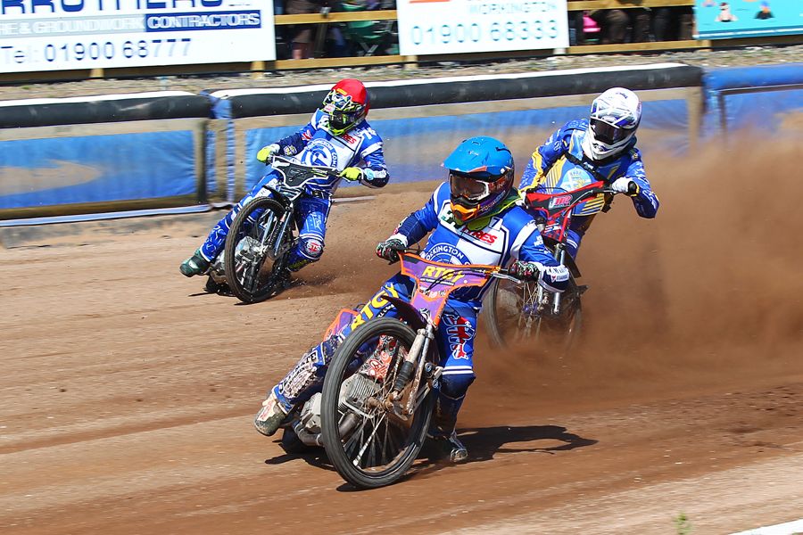 In pictures: 2,500 people witness Workington Comets roaring to victory ...